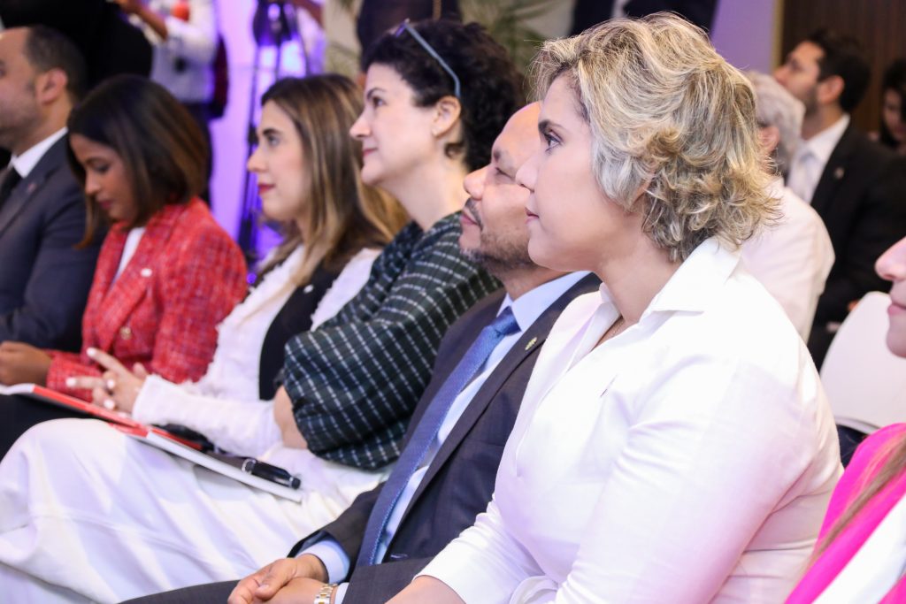 Presidenta de Procompetencia participó en la juramentación de la nueva ...